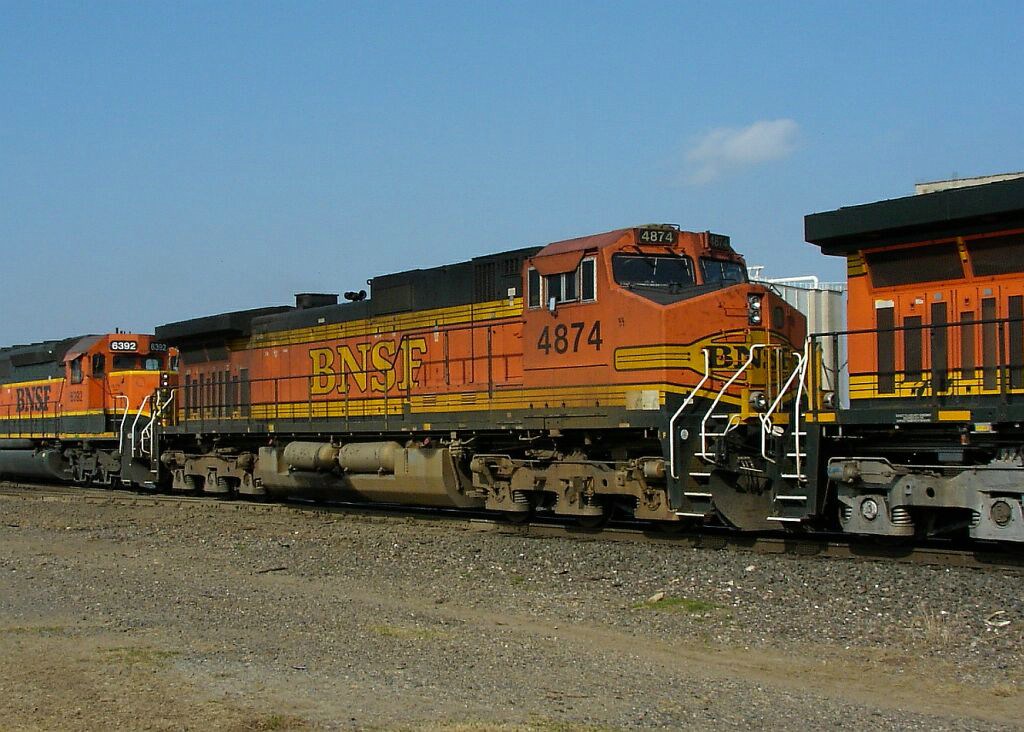 BNSF 4874